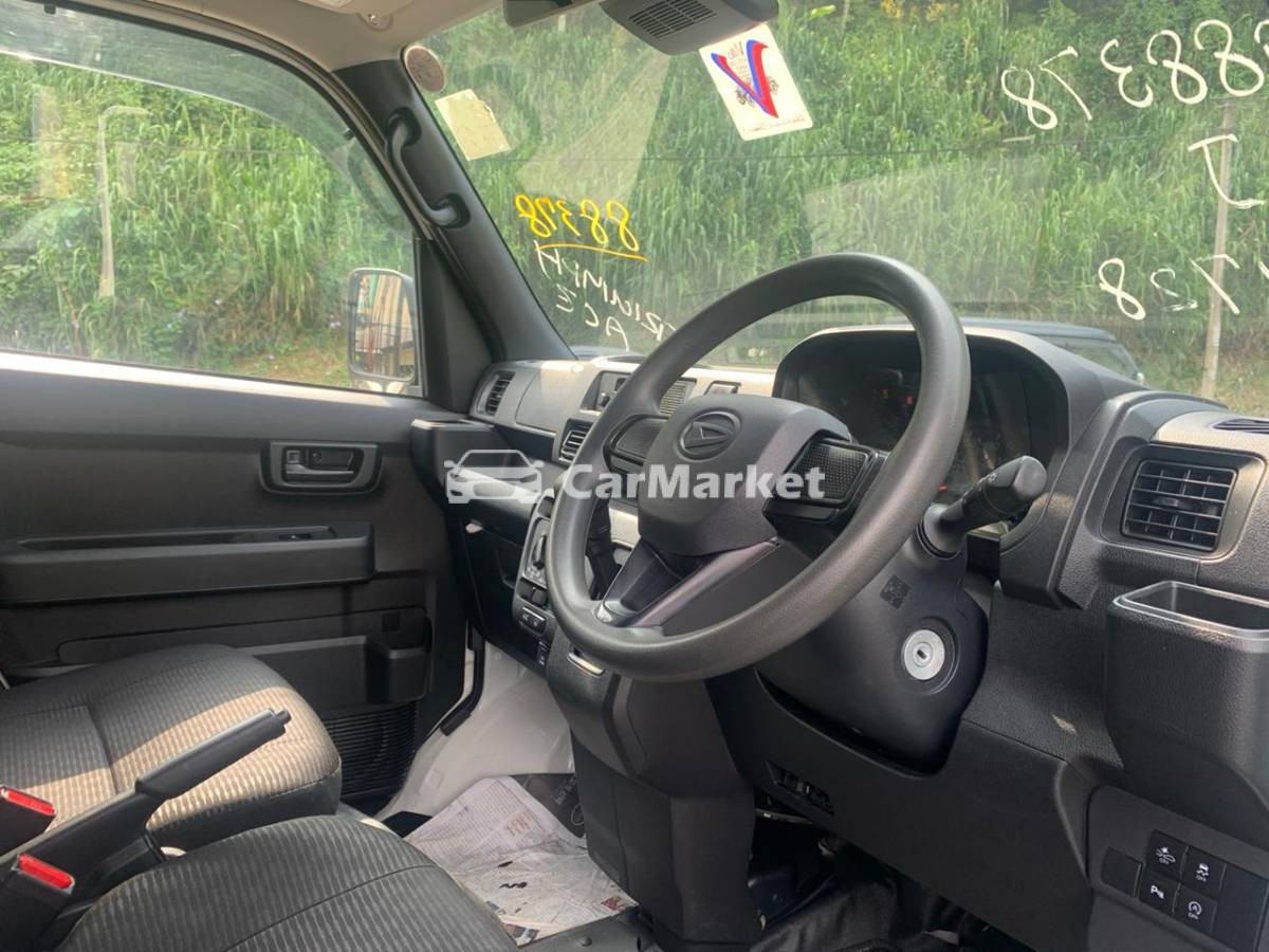 Car Market | Daihatsu Hijet 2023